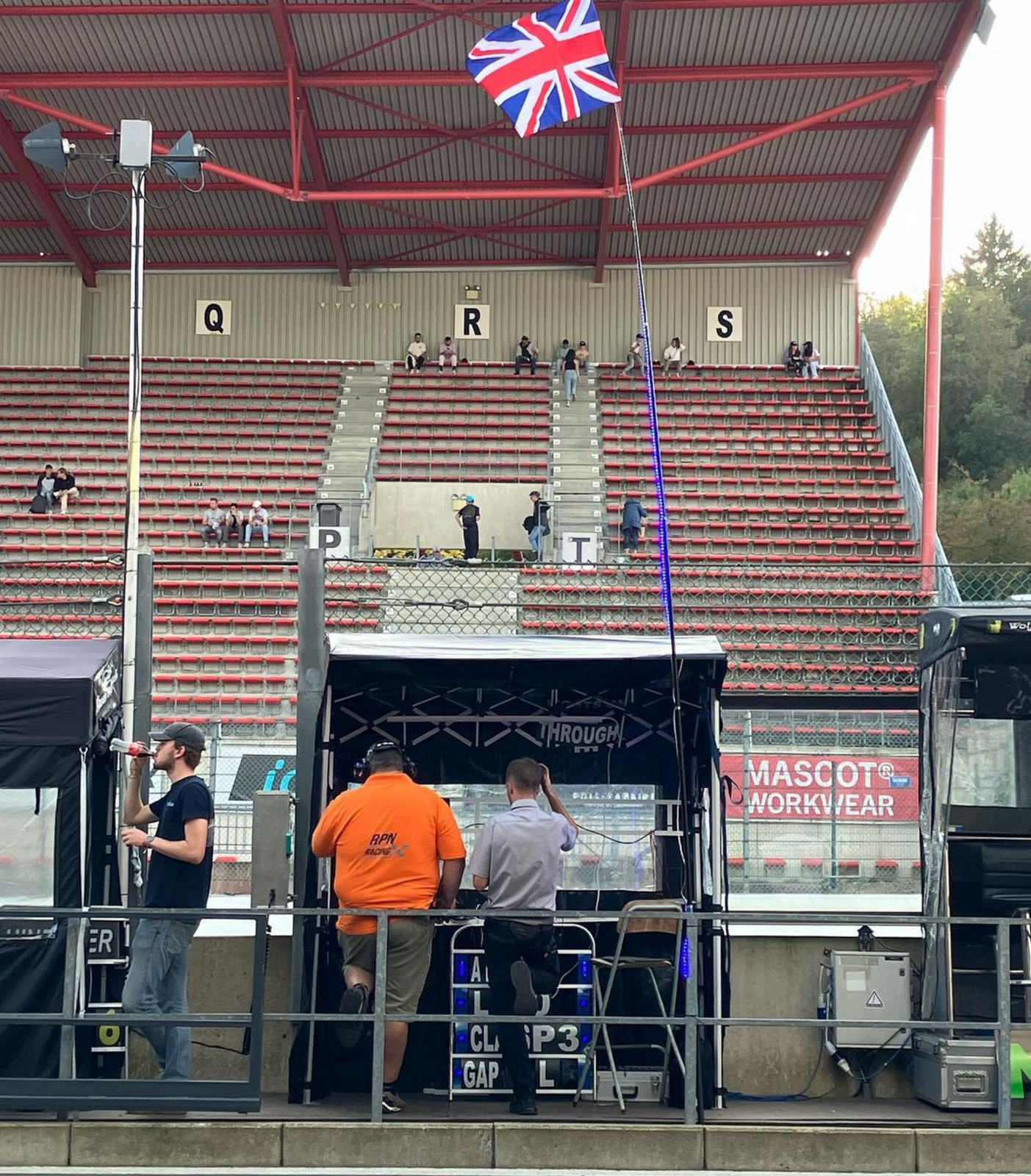 Pop-Up Pit Perch for Motorsport Teams | Gala Performance